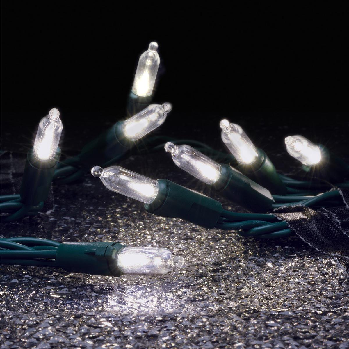 GE 10m (33ft 9") Indoor/Outdoor 100 Mini Pure White Christmas LED ...