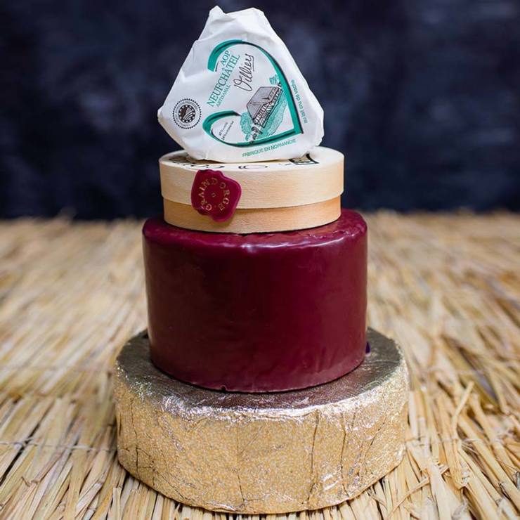 The Classic 4-Tier Cheese Celebration Cake, 4.78kg (Serves 50-60 People ...