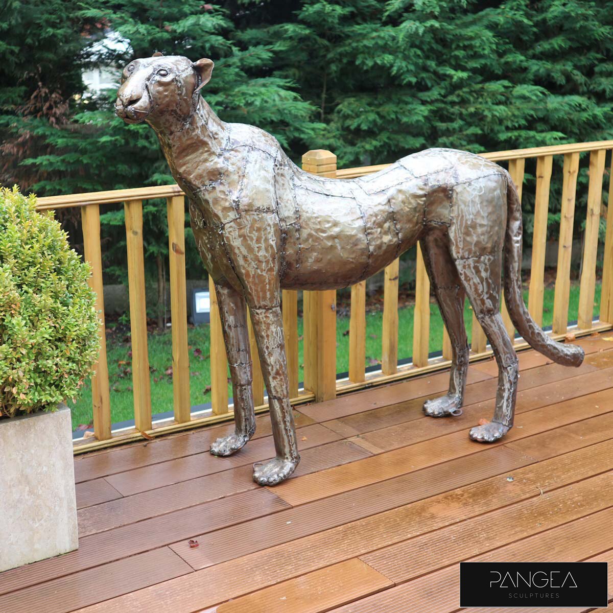 Pangea 4ft (121.9cm) Cheetah Ornamental Metal Structure