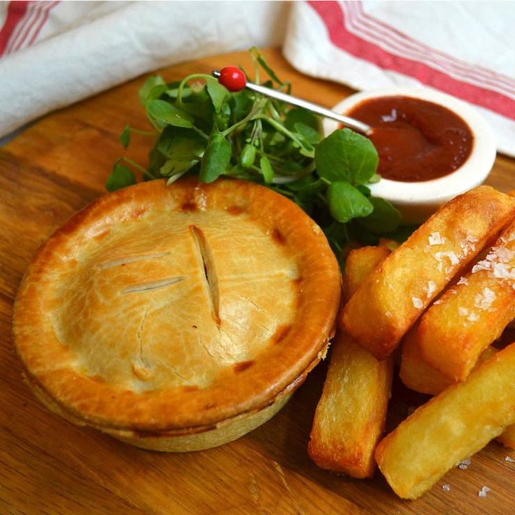 Tom's Pies Steak & Exeter Ale Pies, 12 x 260g (Serves 12 people ...